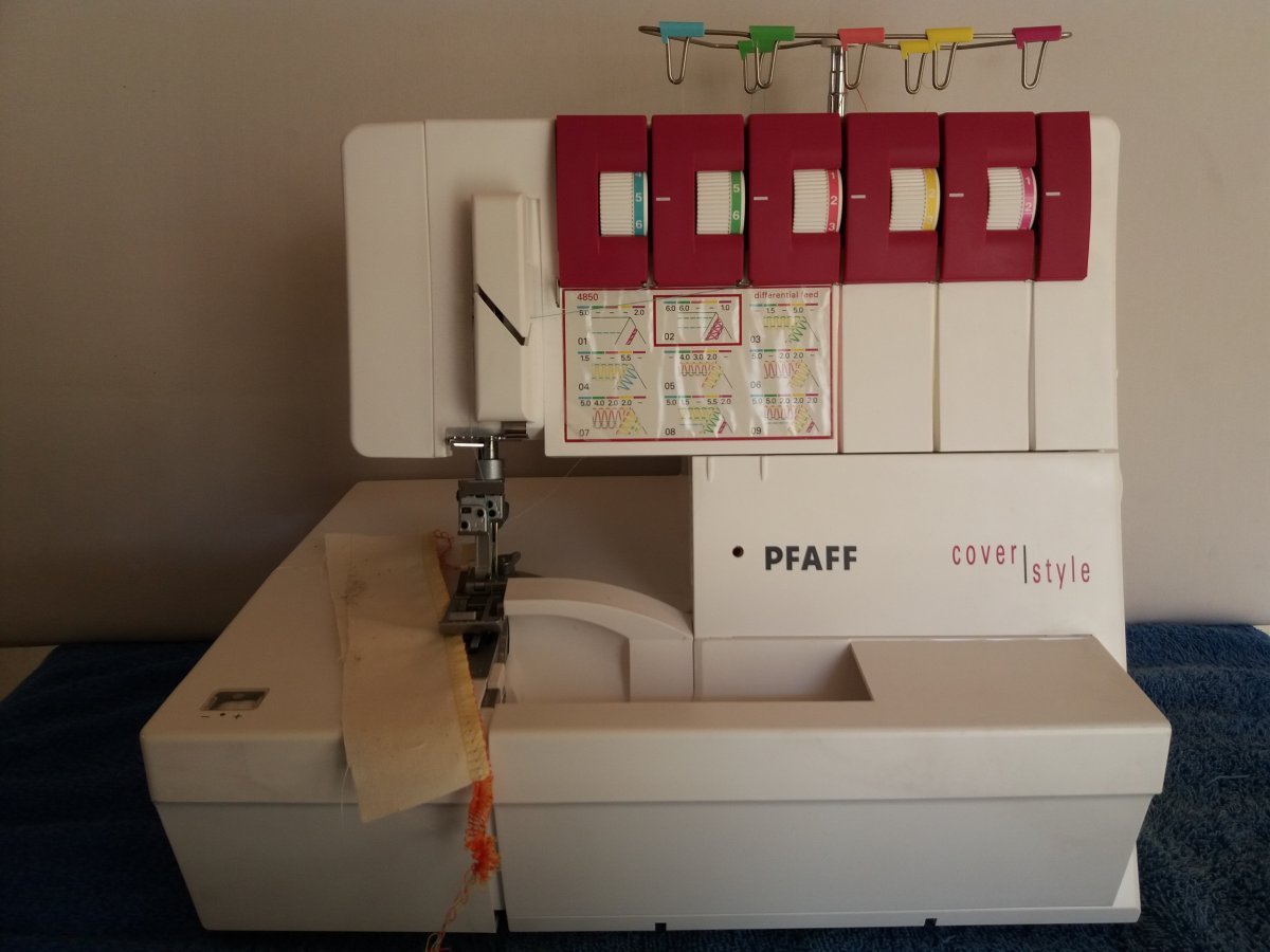 Brugt PFAFF CoverStyle - BRUGTE OVERLOCKER - Allans Symaskiner c/o ...